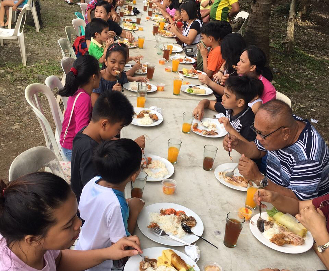 LOOK: Ang mga Munting Salo-Salo kasama ang Pamilya ng FPJ’s Ang ...